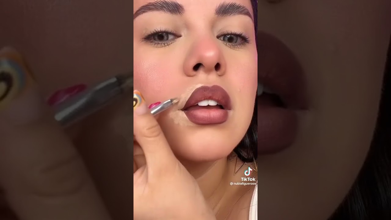 Consigue labios más voluminosos con pintalabios efecto botox